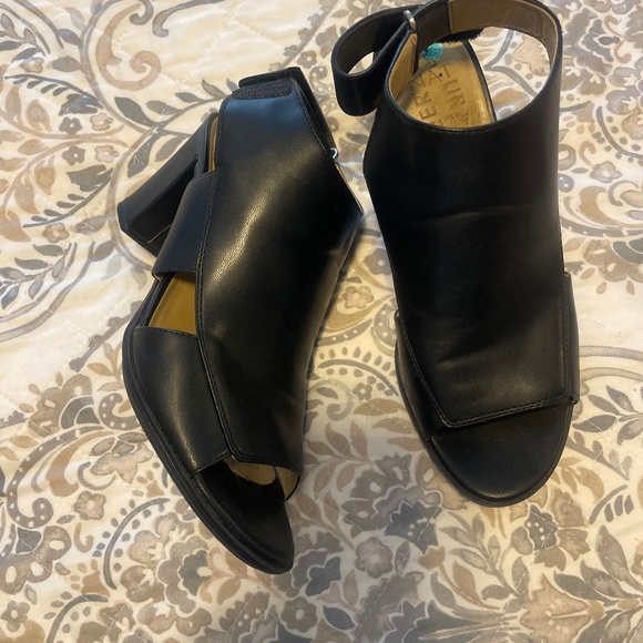 Naturalizer | Shoes | Sandals | Poshmark